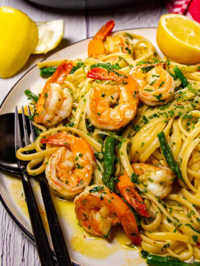 Easy Garlic Shrimp Pasta - Braised & Deglazed